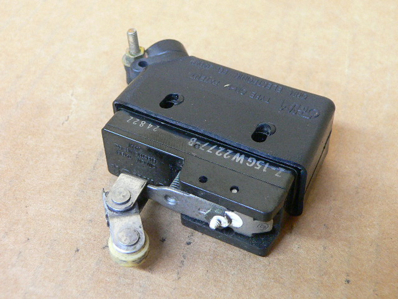 Omron Z 15gw2277 B Micro Switch Short Roller Lever Limit Switch Fen